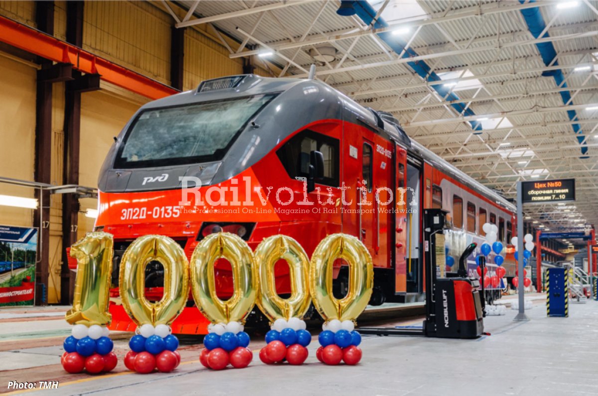 DMZ Celebrated The 10,000th Car For EMUs | Railvolution