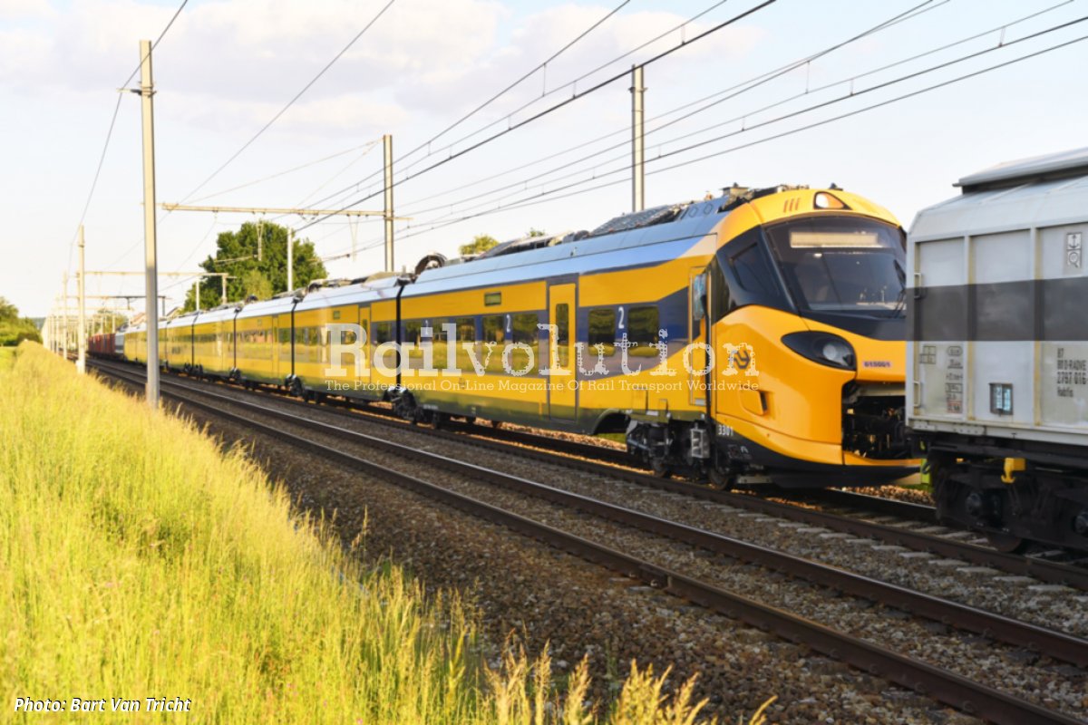 First Class 3300 EMU In Belgium | Railvolution