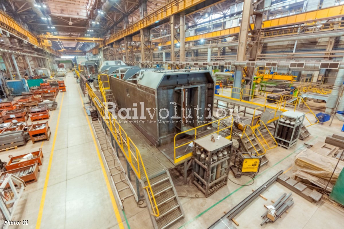 First Class 2ES8 (2ES6A) Locomotive Under Construction | Railvolution