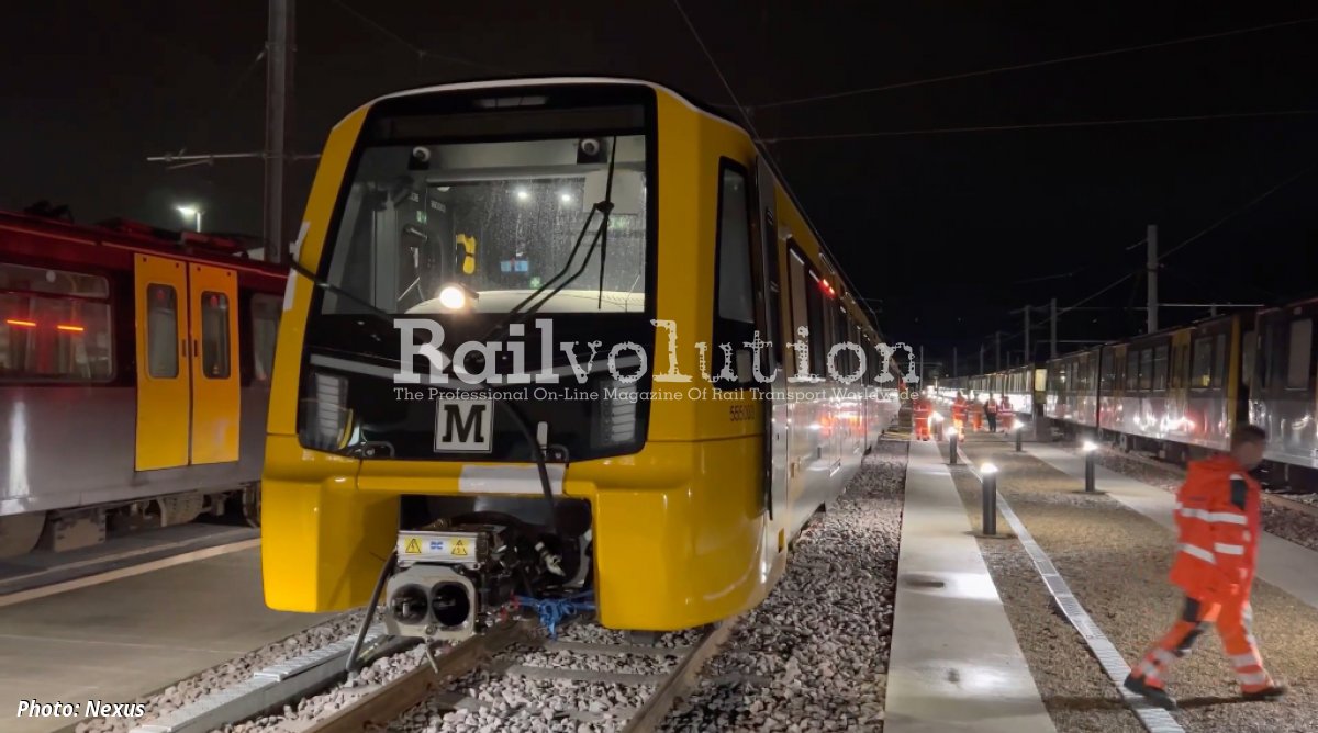 First Class 555 EMU In Gosforth | Railvolution