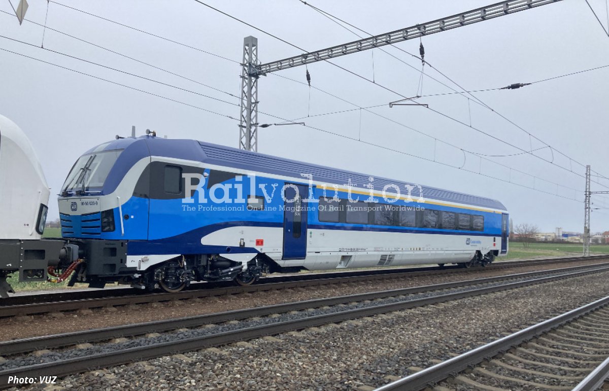 Second ComfortJet driving trailer at VUZ | Railvolution