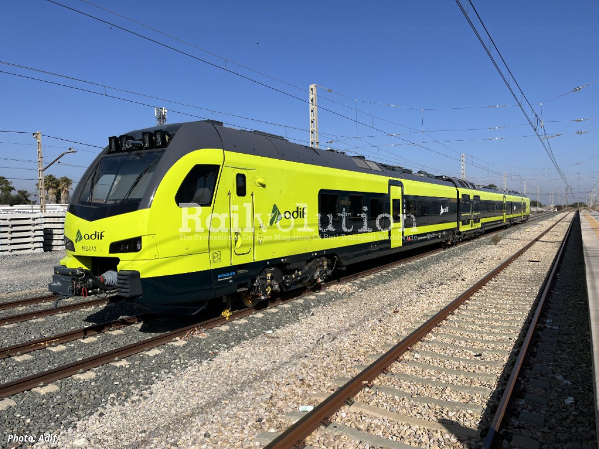 Adif's new diagnostics FLIRT starts tests in Spain | Railvolution
