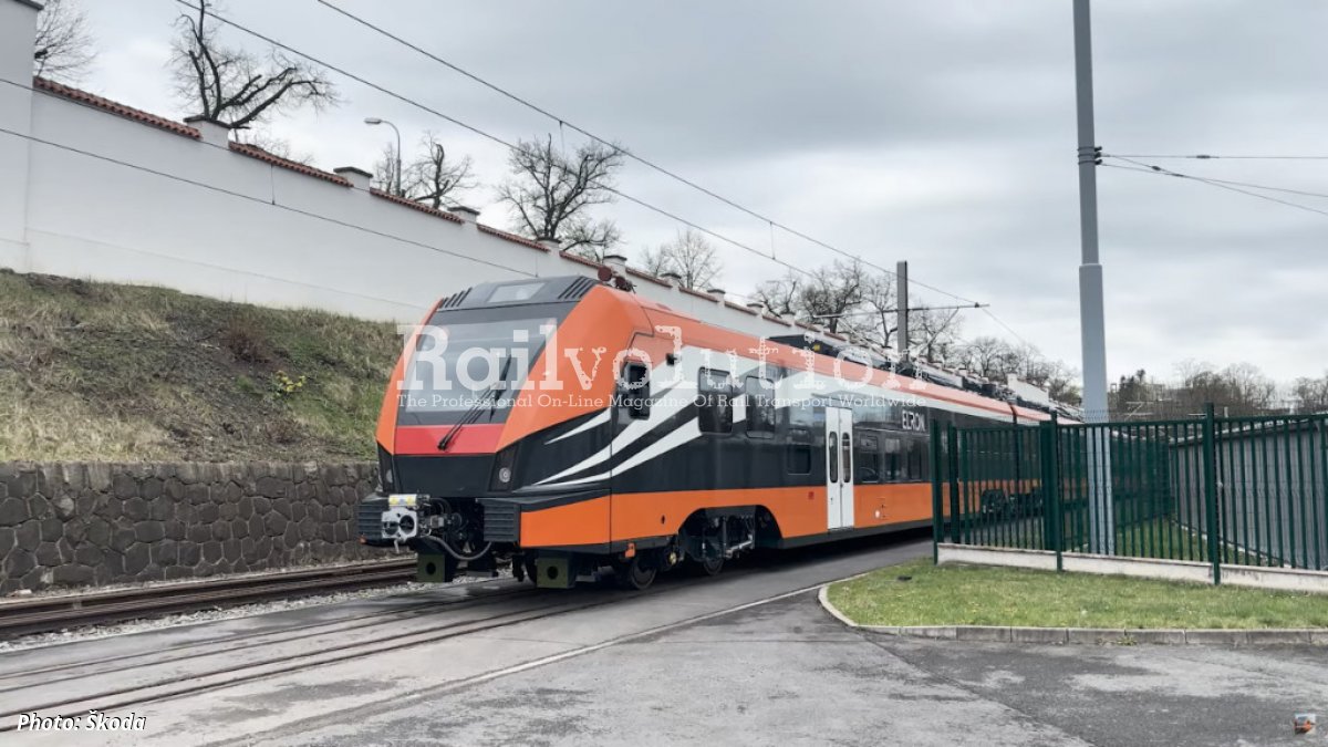 First Elron RegioPanter left the Czech Republic | Railvolution