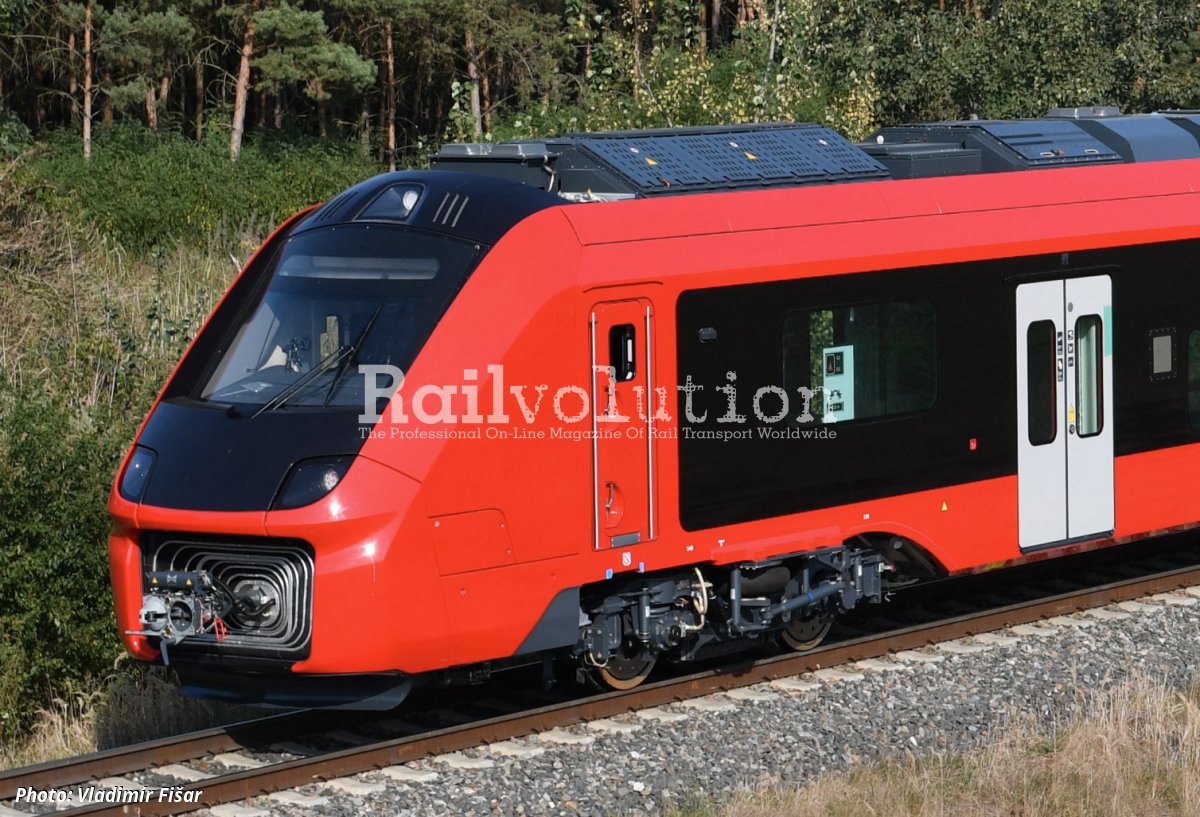 HÜBNER's FrontAdd System | Railvolution