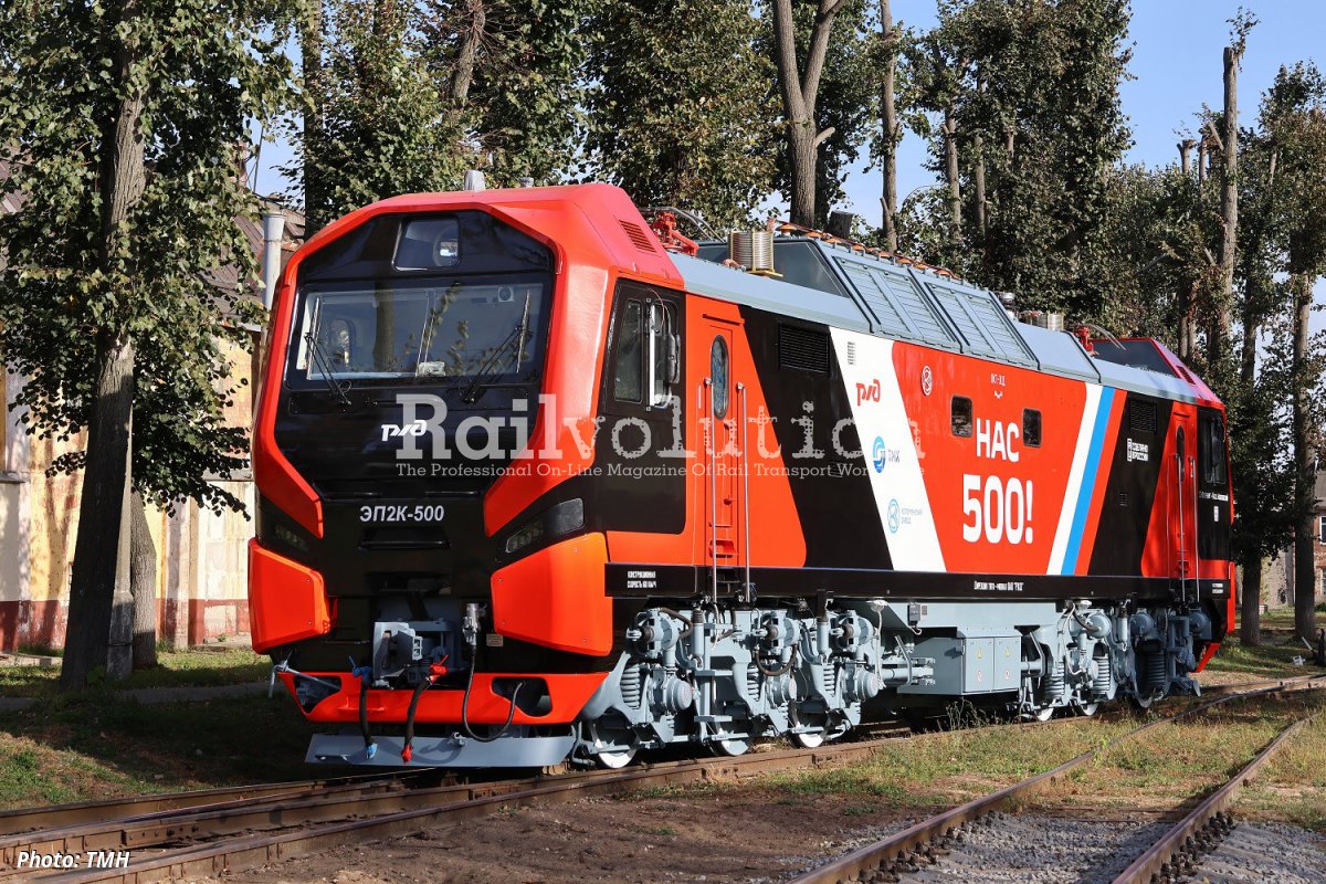 Class EP2K locomotives in a new design | Railvolution