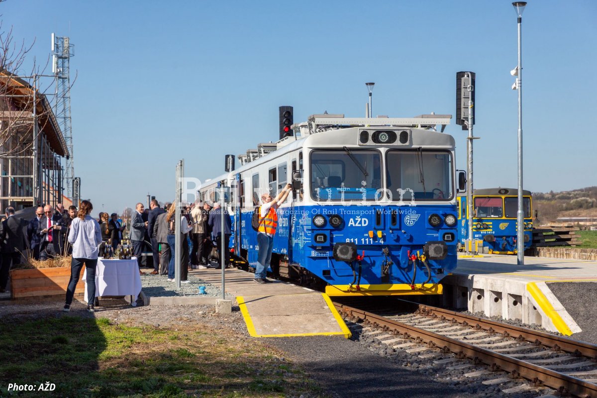 AŽD's autonomous train runs with passengers | Railvolution