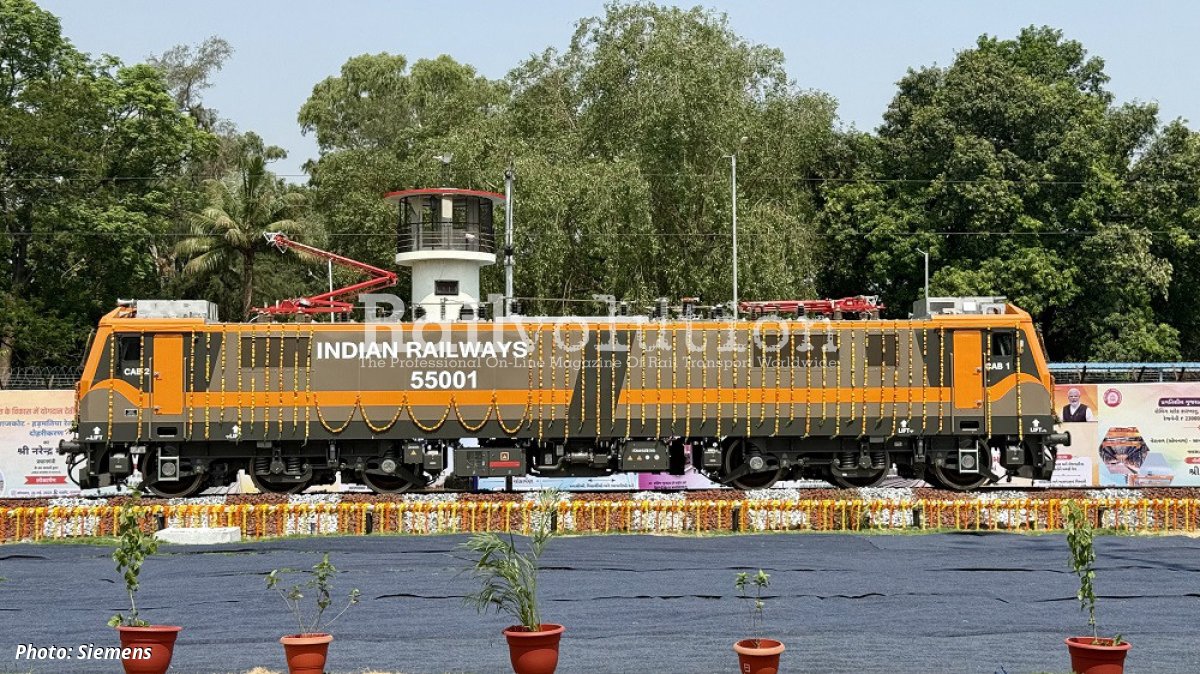 First complete D9 locomotive unveiled | Railvolution