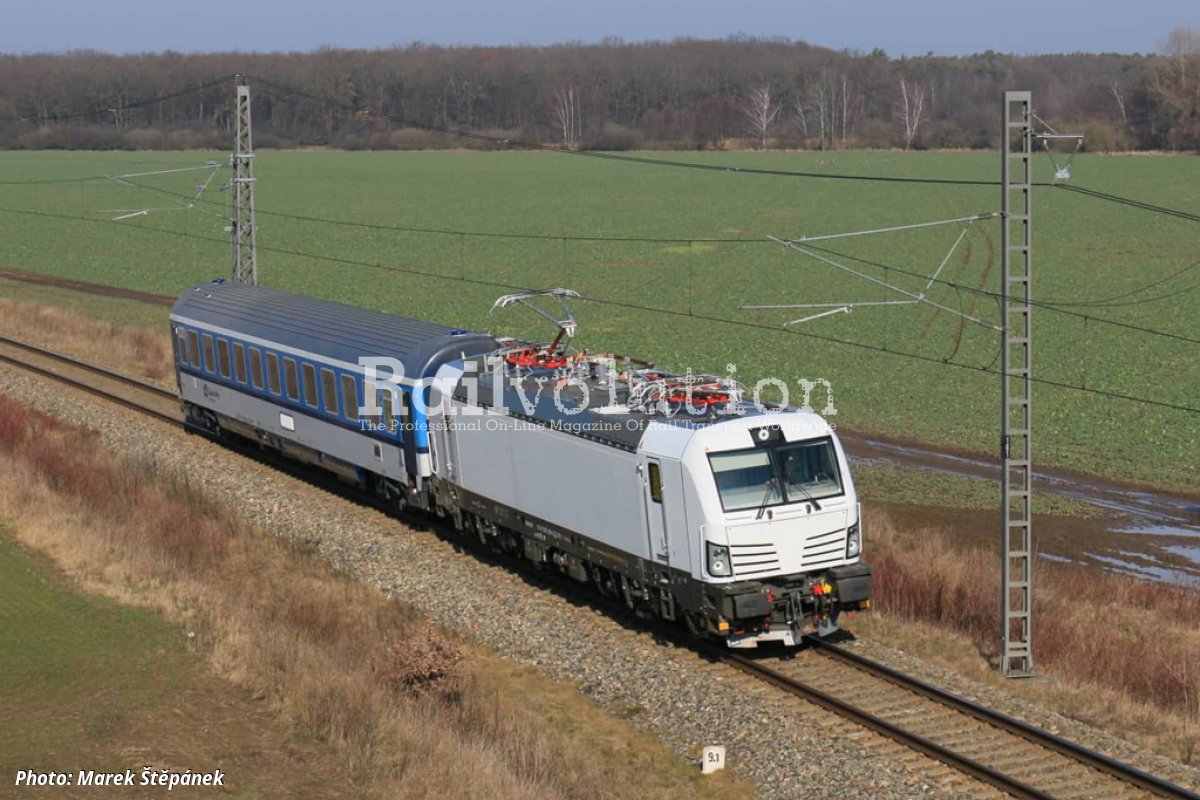 Three More Vectrons For EP Cargo | Railvolution